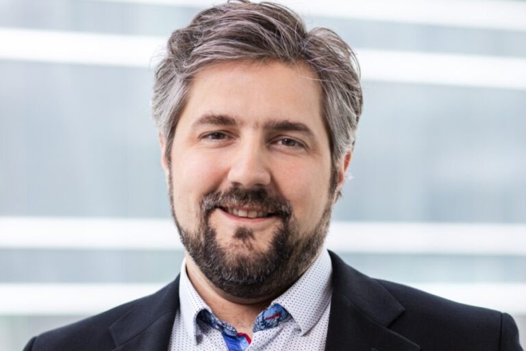 Spherical robot as a terrestrial drone - Axelys